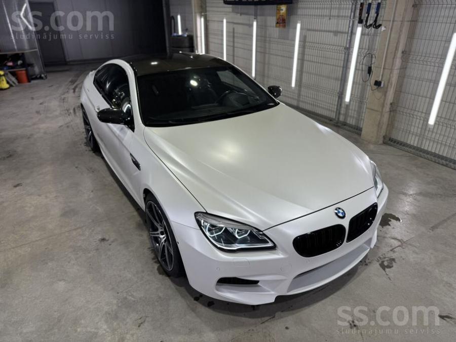 White BMW M6 2017 in Riga, with an engine capacity of 4.40 L and mileage of 136 thousand km for 39900 €, photo 9 on AUTOMOTO.COM.LV