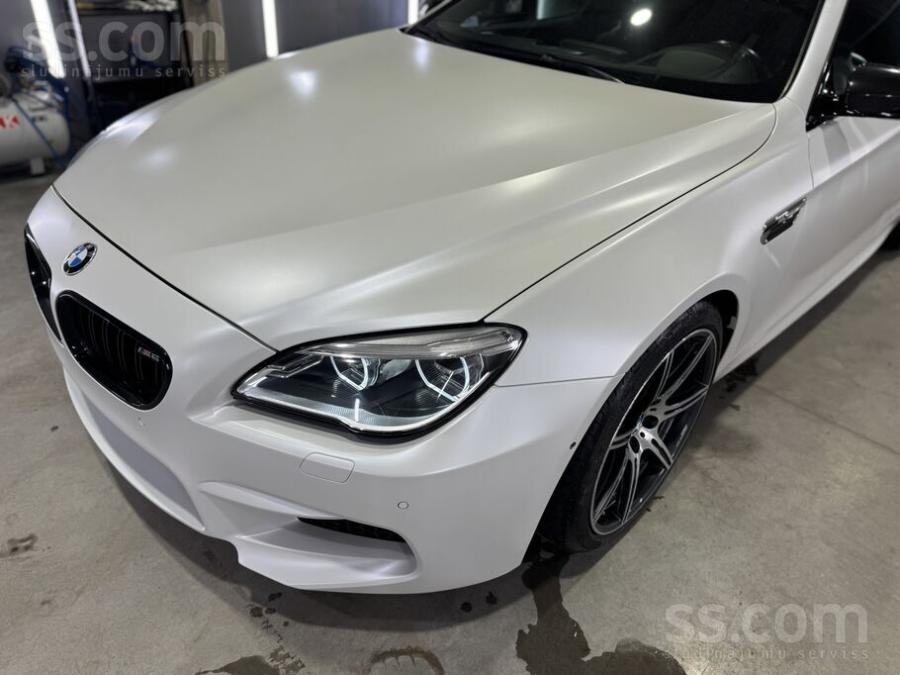 White BMW M6 2017 in Riga, with an engine capacity of 4.40 L and mileage of 136 thousand km for 39900 €, photo 12 on AUTOMOTO.COM.LV
