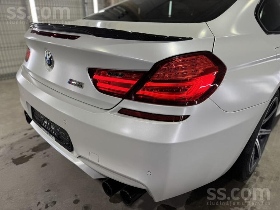 White BMW M6 2017 in Riga, with an engine capacity of 4.40 L and mileage of 136 thousand km for 39900 €, photo 14 on AUTOMOTO.COM.LV