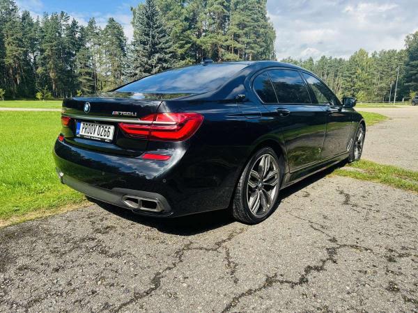 BMW m760 2017 in Voru on AUTOMOTO.COM.LV Black BMW m760 2017 in Voru, with an engine capacity of 6.59 L and mileage of 125 thousand km for 48360 €, photo 7 on AUTOMOTO.COM.LV