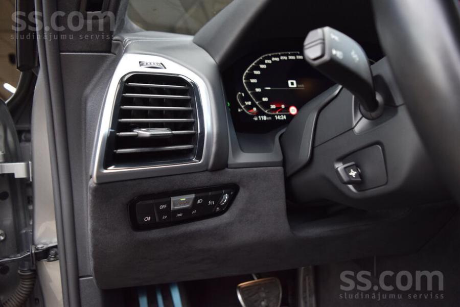 Pelēks BMW M8 2020 Rīga, ar dzinēja tilpumu 4.40 L un nobraukumu 40 tūkst. km par 79500 €, foto 14 vietnē AUTOMOTO.COM.LV