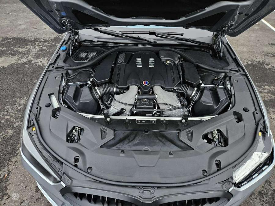 Pelēks BMW M8 2023 Kauņa, ar dzinēja tilpumu 4.40 L un nobraukumu 31 tūkst. km par 51900 €, foto 14 vietnē AUTOMOTO.COM.LV