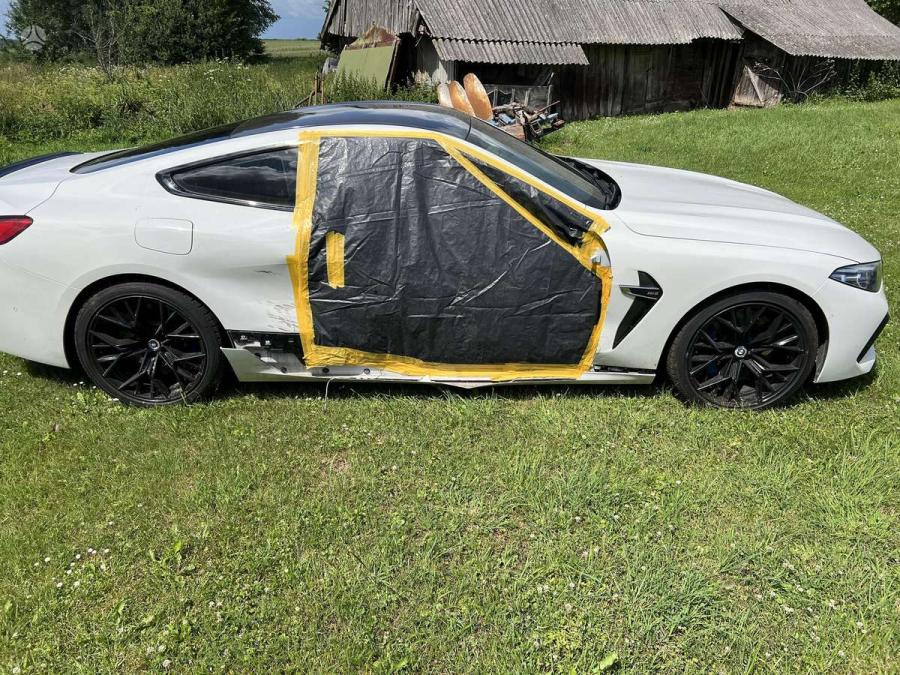 Balts BMW M8 2020 Molėtai, ar dzinēja tilpumu 4.40 L un nobraukumu 50 tūkst. km par 45000 €, foto 5 vietnē AUTOMOTO.COM.LV