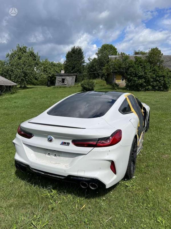 Balts BMW M8 2020 Molėtai, ar dzinēja tilpumu 4.40 L un nobraukumu 50 tūkst. km par 45000 €, foto 5 vietnē AUTOMOTO.COM.LV