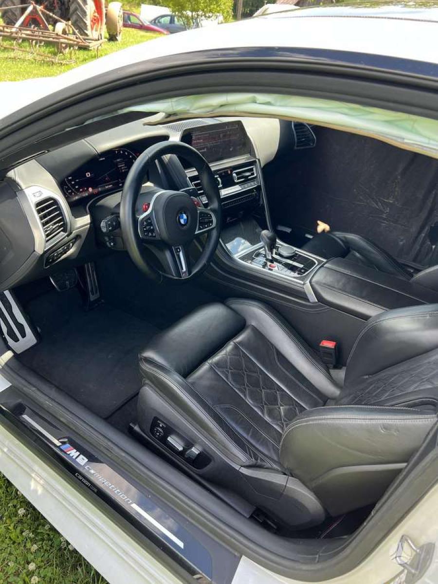 Balts BMW M8 2020 Molėtai, ar dzinēja tilpumu 4.40 L un nobraukumu 50 tūkst. km par 45000 €, foto 9 vietnē AUTOMOTO.COM.LV