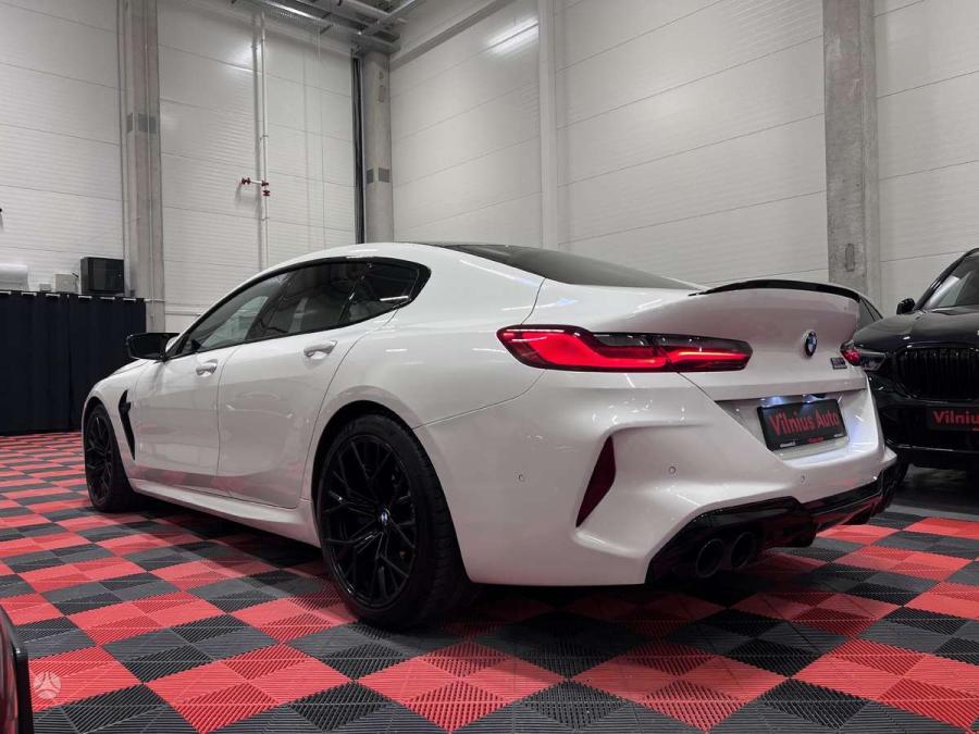 White BMW M8 2020 in Vilnius, with an engine capacity of 4.40 L and mileage of 58 thousand km for 72999 €, photo 6 on AUTOMOTO.COM.LV