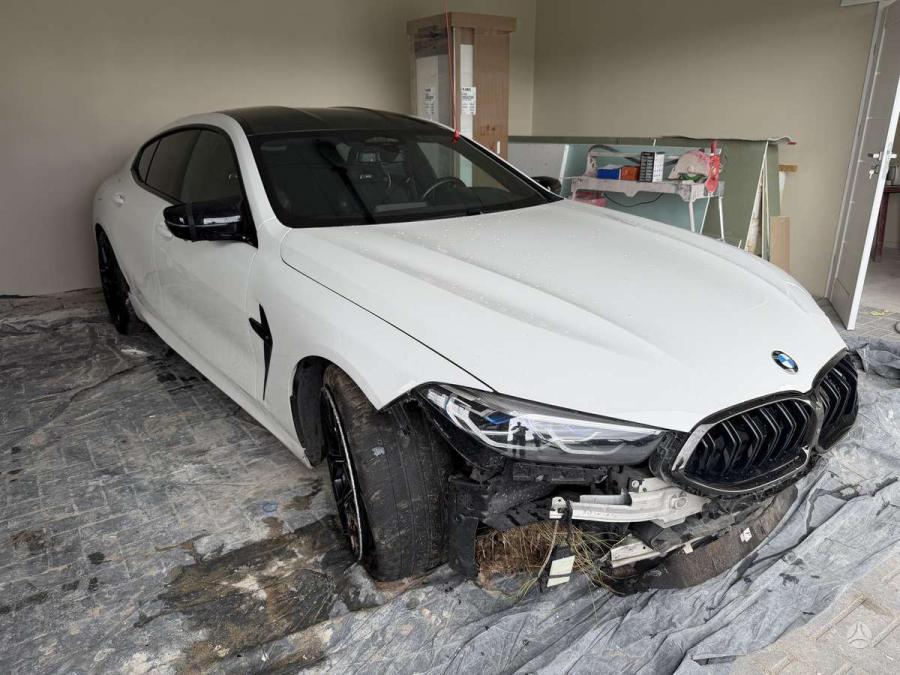 White BMW M8 2020 in Taurage, with an engine capacity of 4.40 L and mileage of 62 thousand km for 37000 €, photo 3 on AUTOMOTO.COM.LV