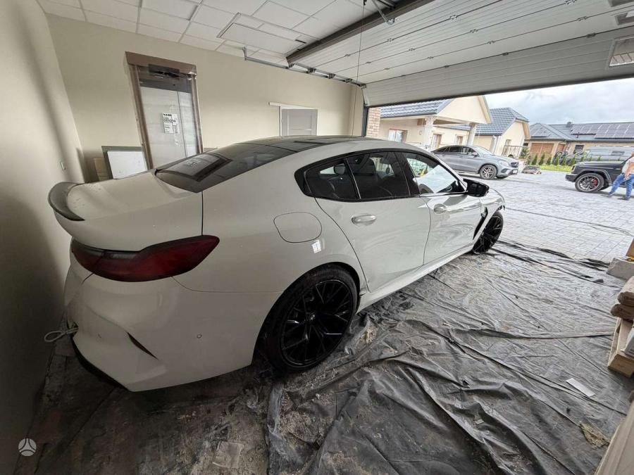 White BMW M8 2020 in Taurage, with an engine capacity of 4.40 L and mileage of 62 thousand km for 37000 €, photo 5 on AUTOMOTO.COM.LV