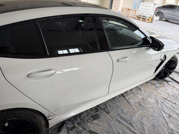 Balts BMW M8 2020 Tauragė, ar dzinēja tilpumu 4.40 L un nobraukumu 62 tūkst. km par 37000 €, foto 5 vietnē AUTOMOTO.COM.LV