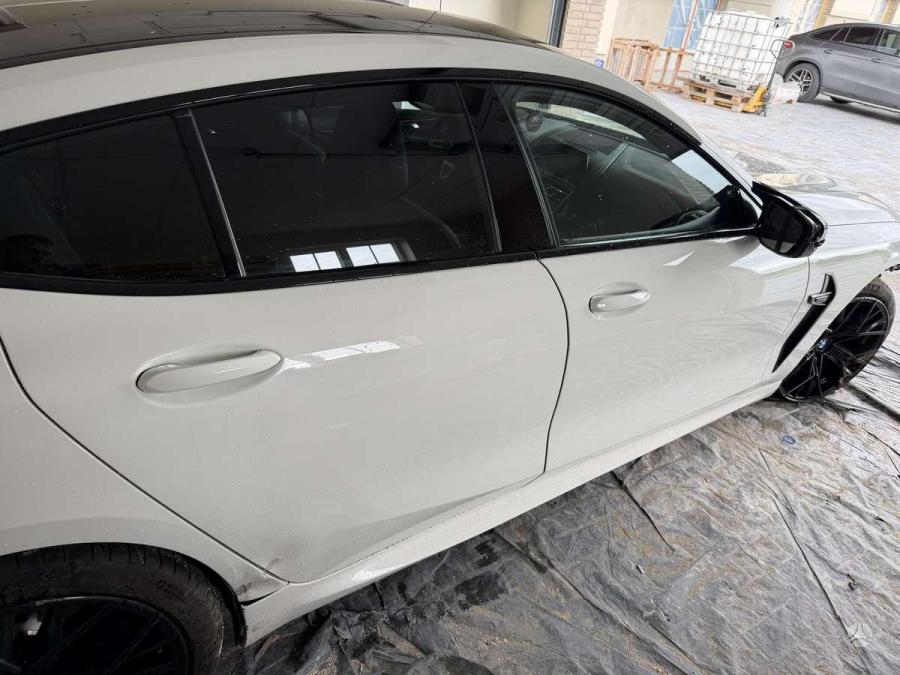 White BMW M8 2020 in Taurage, with an engine capacity of 4.40 L and mileage of 62 thousand km for 37000 €, photo 6 on AUTOMOTO.COM.LV