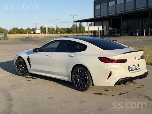 Balts BMW M8 2022 Liepāja, ar dzinēja tilpumu 4.40 L un nobraukumu 72 tūkst. km par 82000 €, foto 2 vietnē AUTOMOTO.COM.LV