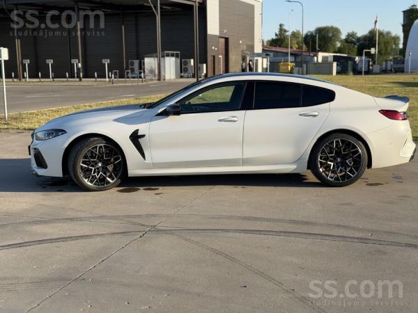 Balts BMW M8 2022 Liepāja, ar dzinēja tilpumu 4.40 L un nobraukumu 72 tūkst. km par 82000 €, foto 6 vietnē AUTOMOTO.COM.LV