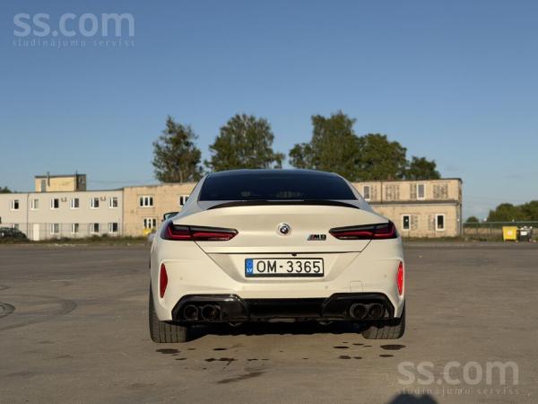 Белый БМВ M8 2022 в Лиепая, объемом двигателя 4.40 л и пробегом 72 тыс. км за 82000 €, фото 3 на AUTOMOTO.COM.LV