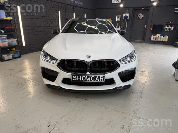 White BMW M8 2022 in Liepaja, with an engine capacity of 4.40 L and mileage of 72 thousand km for 82000 €, photo 2 on AUTOMOTO.COM.LV