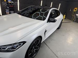 Белый БМВ M8 2022 в Лиепая, объемом двигателя 4.40 л и пробегом 72 тыс. км за 82000 €, фото 4 на AUTOMOTO.COM.LV