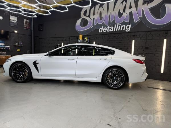 White BMW M8 2022 in Liepaja, with an engine capacity of 4.40 L and mileage of 72 thousand km for 82000 €, photo 4 on AUTOMOTO.COM.LV