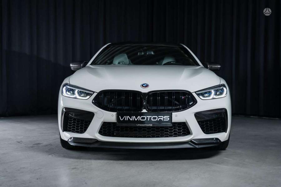 White BMW M8 2022 in Vilnius, with an engine capacity of 4.40 L and mileage of 49 thousand km for 57999 €, photo 3 on AUTOMOTO.COM.LV