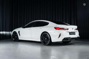 White BMW M8 2022 in Vilnius, with an engine capacity of 4.40 L and mileage of 49 thousand km for 57999 €, photo 7 on AUTOMOTO.COM.LV