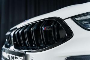 White BMW M8 2022 in Vilnius, with an engine capacity of 4.40 L and mileage of 49 thousand km for 57999 €, photo 15 on AUTOMOTO.COM.LV