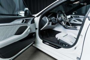 White BMW M8 2022 in Vilnius, with an engine capacity of 4.40 L and mileage of 49 thousand km for 57999 €, photo 16 on AUTOMOTO.COM.LV