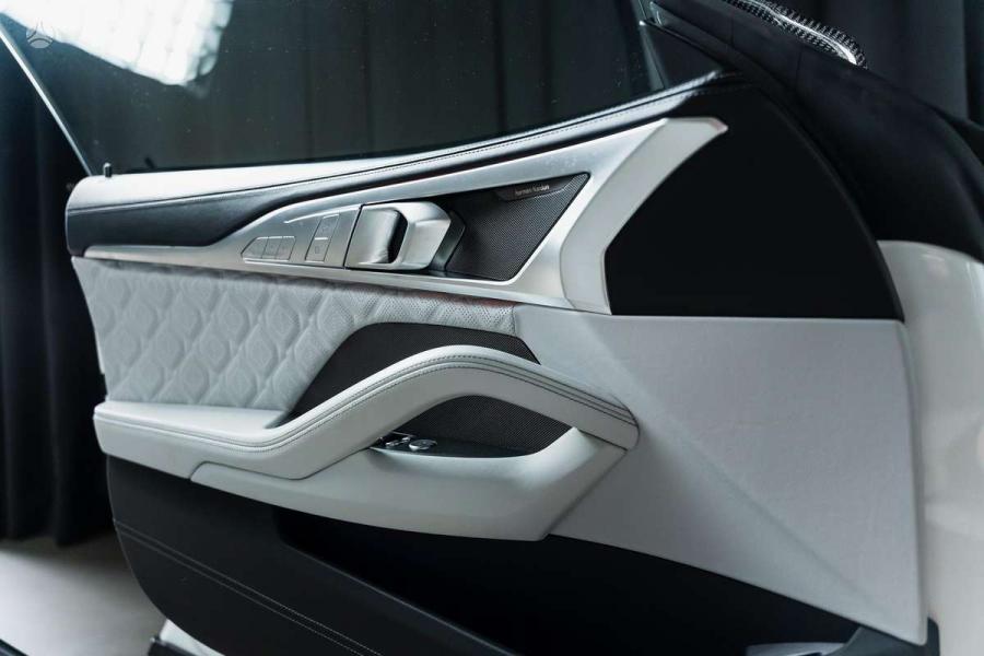 White BMW M8 2022 in Vilnius, with an engine capacity of 4.40 L and mileage of 49 thousand km for 57999 €, photo 17 on AUTOMOTO.COM.LV