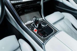 White BMW M8 2022 in Vilnius, with an engine capacity of 4.40 L and mileage of 49 thousand km for 57999 €, photo 27 on AUTOMOTO.COM.LV
