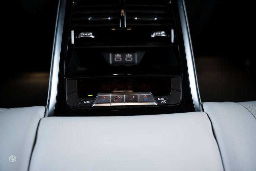 White BMW M8 2022 in Vilnius, with an engine capacity of 4.40 L and mileage of 49 thousand km for 57999 €, photo 33 on AUTOMOTO.COM.LV