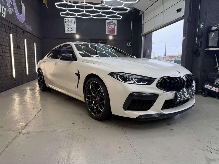 Balts BMW M8 2022 Liepāja, ar dzinēja tilpumu 4.40 L un nobraukumu 72 tūkst. km par 82000 €, foto 1 vietnē AUTOMOTO.COM.LV