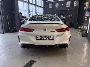 Balts BMW M8 2022 Liepāja, ar dzinēja tilpumu 4.40 L un nobraukumu 72 tūkst. km par 82000 €, foto 7 vietnē AUTOMOTO.COM.LV