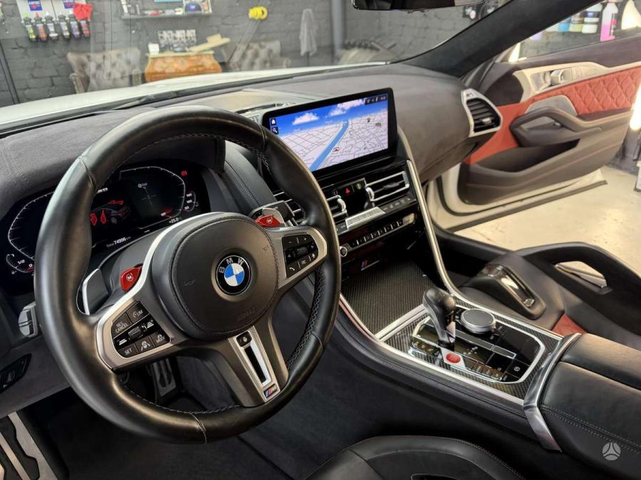 Balts BMW M8 2022 Liepāja, ar dzinēja tilpumu 4.40 L un nobraukumu 72 tūkst. km par 82000 €, foto 9 vietnē AUTOMOTO.COM.LV
