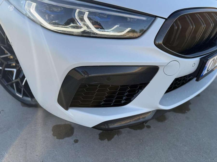 Balts BMW M8 2022 Liepāja, ar dzinēja tilpumu 4.40 L un nobraukumu 72 tūkst. km par 82000 €, foto 17 vietnē AUTOMOTO.COM.LV