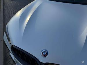 Balts BMW M8 2022 Liepāja, ar dzinēja tilpumu 4.40 L un nobraukumu 72 tūkst. km par 82000 €, foto 18 vietnē AUTOMOTO.COM.LV