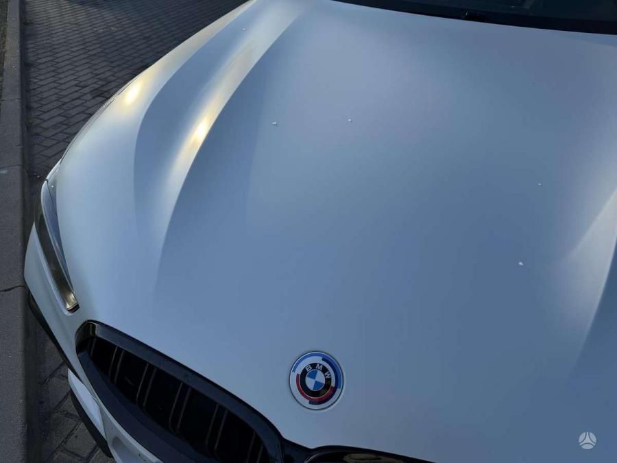 Balts BMW M8 2022 Liepāja, ar dzinēja tilpumu 4.40 L un nobraukumu 72 tūkst. km par 82000 €, foto 18 vietnē AUTOMOTO.COM.LV