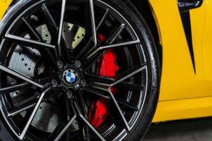 Yellow BMW M8 2022 in Vilnius, with an engine capacity of 4.40 L and mileage of 48 thousand km for 99999 €, photo 16 on AUTOMOTO.COM.LV