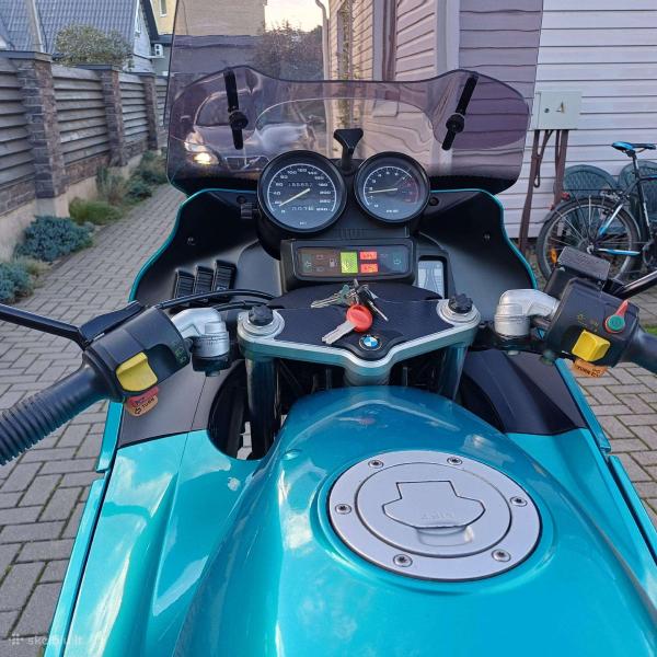 BMW R 1100RS 1994 in Panevezys on AUTOMOTO.COM.LV Green BMW R 1100RS 1994 in Panevezys, with an engine capacity of 1.10 L and mileage of 156 thousand km for 2100 €, photo 11 on AUTOMOTO.COM.LV