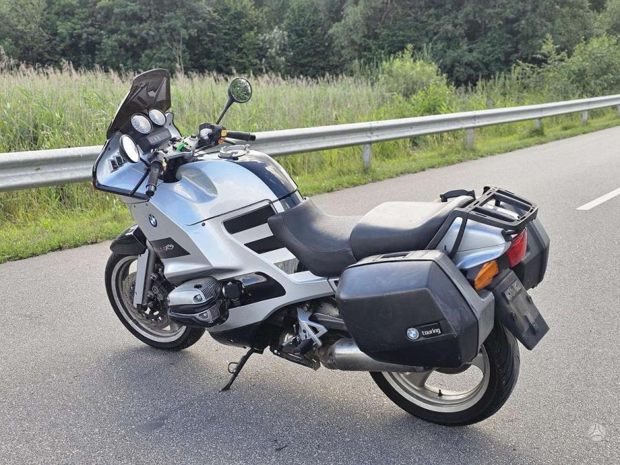 Grey BMW R 1100RS 2000 in Vilnius, with an engine capacity of 1.10 L and mileage of 146 thousand km for 1250 €, photo 5 on AUTOMOTO.COM.LV
