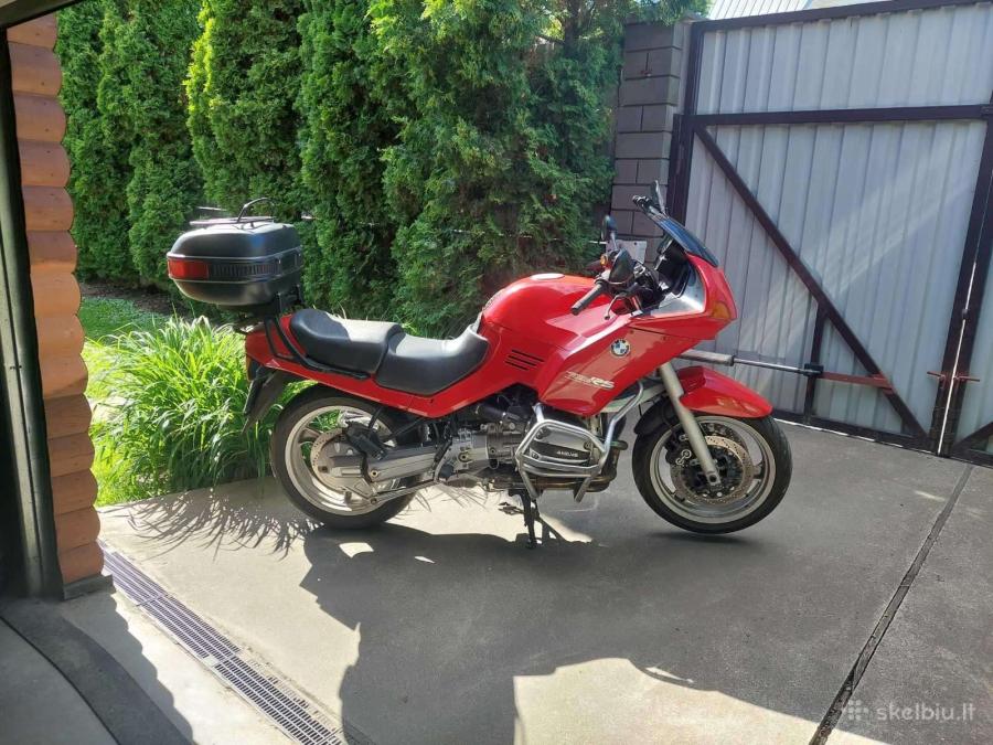Red BMW R 1100RS 1994 in Kaunas, with an engine capacity of 1.09 L and mileage of 105 thousand km for 2000 €, photo 1 on AUTOMOTO.COM.LV