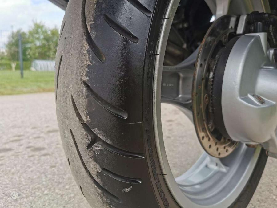 Melns BMW R 1100RT 2000 Jurbarkas, ar dzinēja tilpumu 1.10 L un nobraukumu 85 tūkst. km par 1400 €, foto 7 vietnē AUTOMOTO.COM.LV