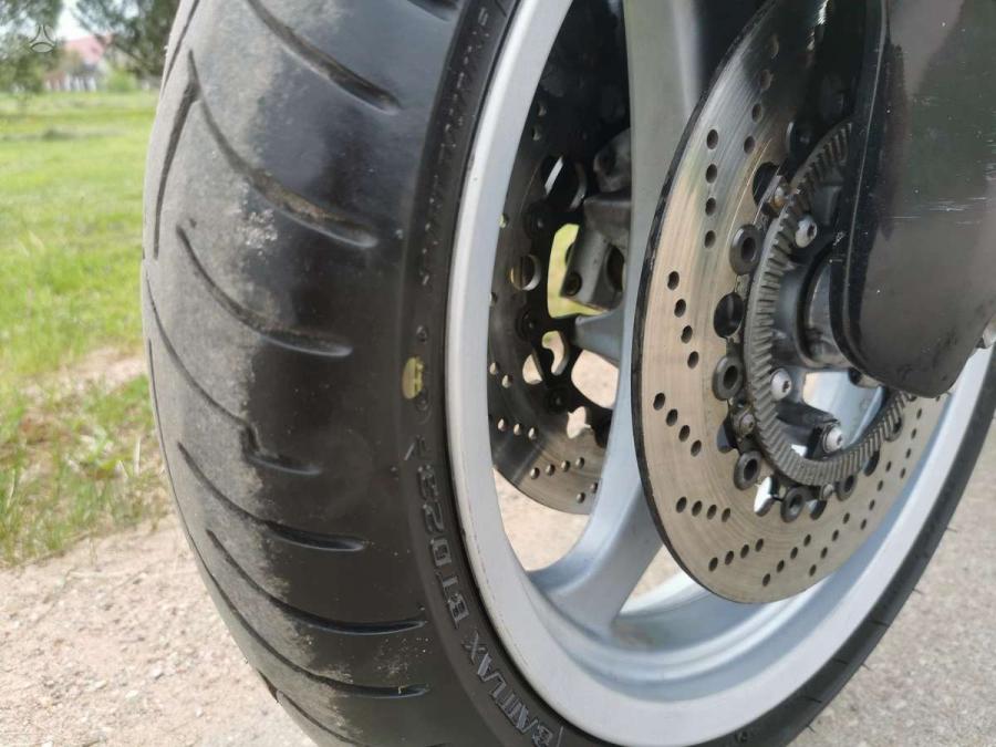 Melns BMW R 1100RT 2000 Jurbarkas, ar dzinēja tilpumu 1.10 L un nobraukumu 85 tūkst. km par 1400 €, foto 10 vietnē AUTOMOTO.COM.LV