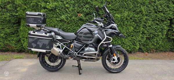 Black BMW R 1200GS ADVENTURE 2016 in Mazeikiai, with an engine capacity of 1.20 L and mileage of 72 thousand km for 12000 €, photo 1 on AUTOMOTO.COM.LV