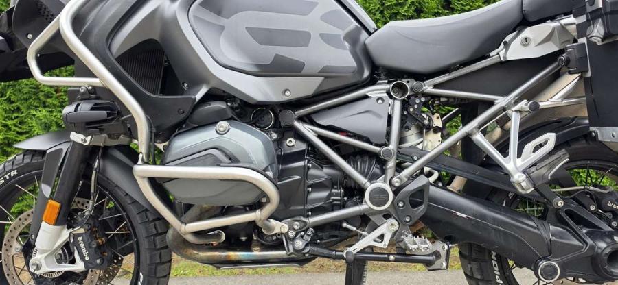 Black BMW R 1200GS ADVENTURE 2016 in Mazeikiai, with an engine capacity of 1.20 L and mileage of 72 thousand km for 12000 €, photo 5 on AUTOMOTO.COM.LV