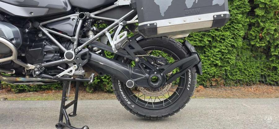 Black BMW R 1200GS ADVENTURE 2016 in Mazeikiai, with an engine capacity of 1.20 L and mileage of 72 thousand km for 12000 €, photo 6 on AUTOMOTO.COM.LV