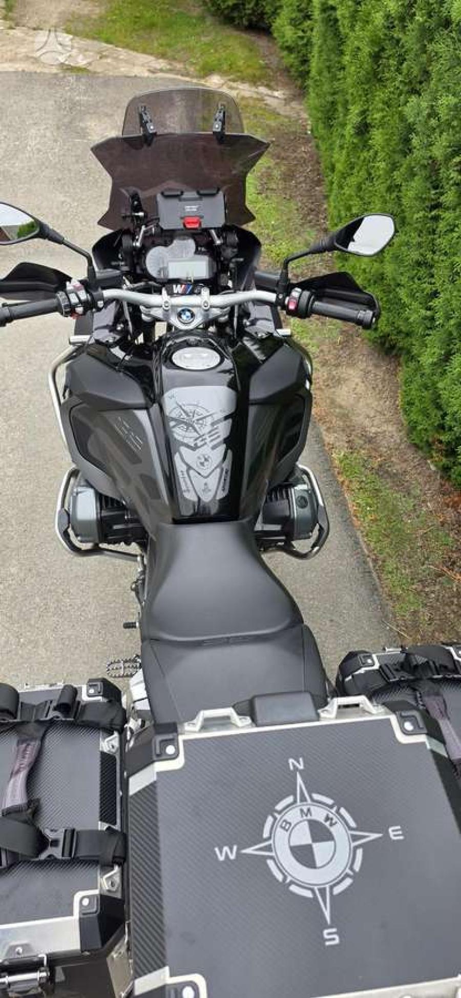 Black BMW R 1200GS ADVENTURE 2016 in Mazeikiai, with an engine capacity of 1.20 L and mileage of 72 thousand km for 12000 €, photo 7 on AUTOMOTO.COM.LV
