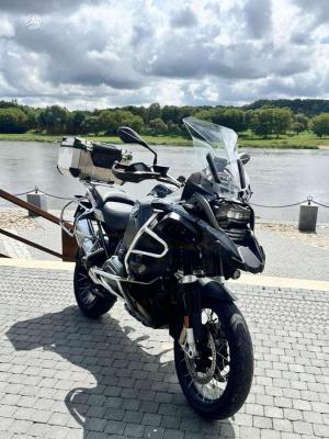Melns BMW R 1200GS ADVENTURE 2017 Kauņa, ar dzinēja tilpumu 1.20 L un nobraukumu 33 tūkst. km par 9900 €, foto  vietnē AUTOMOTO.COM.LV