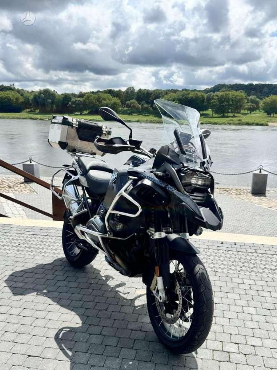 Melns BMW R 1200GS ADVENTURE 2017 Kauņa, ar dzinēja tilpumu 1.20 L un nobraukumu 33 tūkst. km par 9900 €, foto 1 vietnē AUTOMOTO.COM.LV