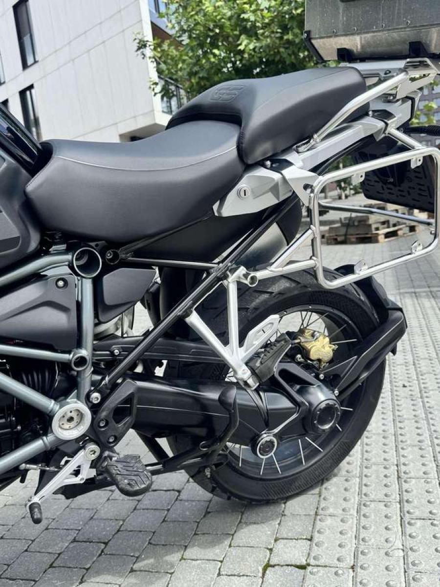 Melns BMW R 1200GS ADVENTURE 2017 Kauņa, ar dzinēja tilpumu 1.20 L un nobraukumu 33 tūkst. km par 9900 €, foto 10 vietnē AUTOMOTO.COM.LV