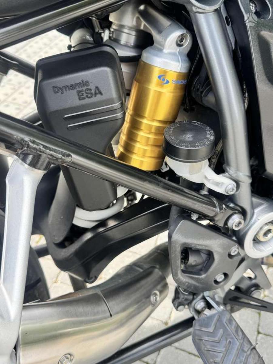 Melns BMW R 1200GS ADVENTURE 2017 Kauņa, ar dzinēja tilpumu 1.20 L un nobraukumu 33 tūkst. km par 9900 €, foto 12 vietnē AUTOMOTO.COM.LV