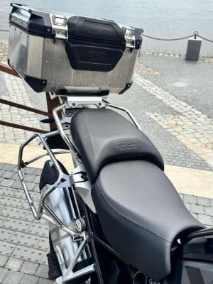 Melns BMW R 1200GS ADVENTURE 2017 Kauņa, ar dzinēja tilpumu 1.20 L un nobraukumu 33 tūkst. km par 9900 €, foto 13 vietnē AUTOMOTO.COM.LV