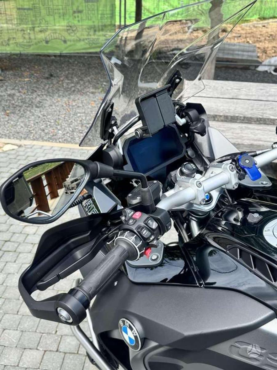 Melns BMW R 1200GS ADVENTURE 2017 Kauņa, ar dzinēja tilpumu 1.20 L un nobraukumu 33 tūkst. km par 9900 €, foto 17 vietnē AUTOMOTO.COM.LV
