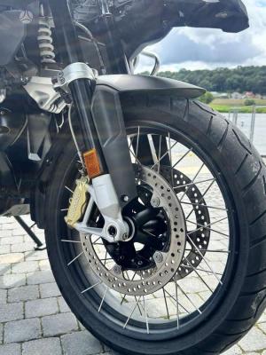 Melns BMW R 1200GS ADVENTURE 2017 Kauņa, ar dzinēja tilpumu 1.20 L un nobraukumu 33 tūkst. km par 9900 €, foto 18 vietnē AUTOMOTO.COM.LV